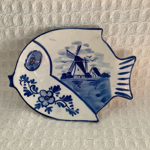 Delft | Accents | Delft Blue White Hand Painted Fish Shape Trinket Dish ...